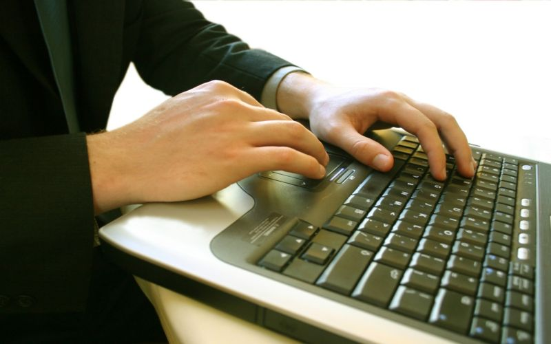 4 Desain Keyboard Unik Ini Bikin Bingung | LAzone.id