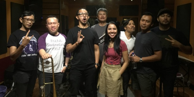 Mocca Gaet Vokalis Burgerkill Buat Manggung di Java Jazz 2016 | LAzone.id