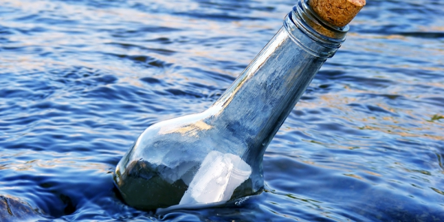 Pesan Botol Ini Balik Lagi Ke Pengirimnya Setelah 42 Tahun | LAzone.id