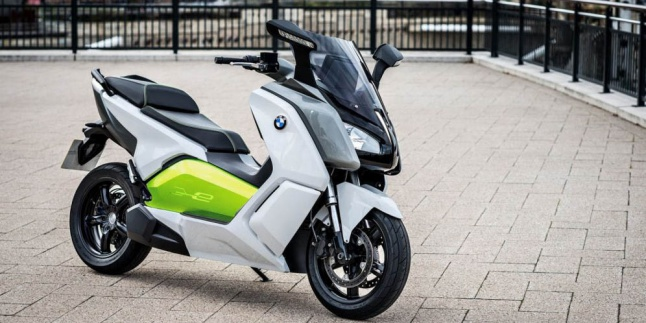 Skuter Listrik BMW Tembus 160 Km | LAzone.id