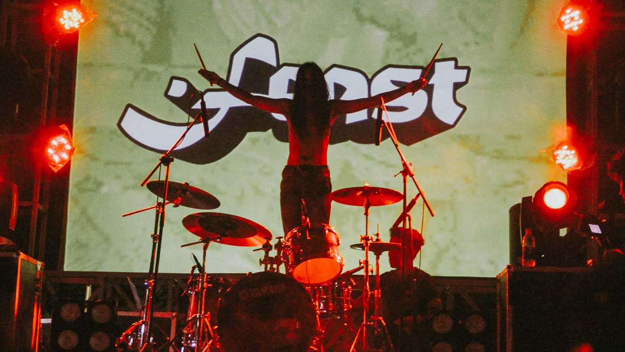 Feast, Berawal Dari Diskusi di Kampus Hingga Jadi Musik | LAzone.id