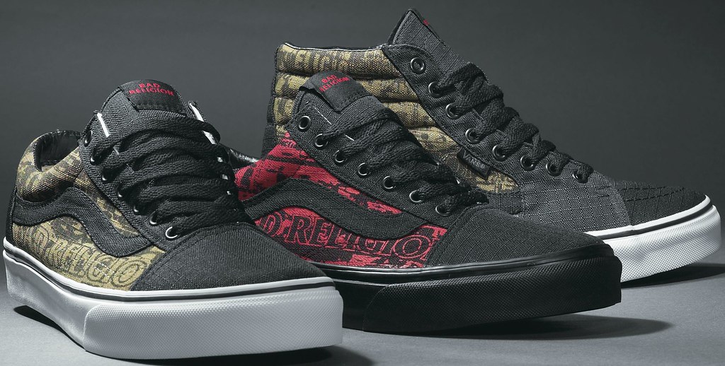 Deretan Sneakers Kolaborasi Vans dan Band Legendaris | LAzone.id