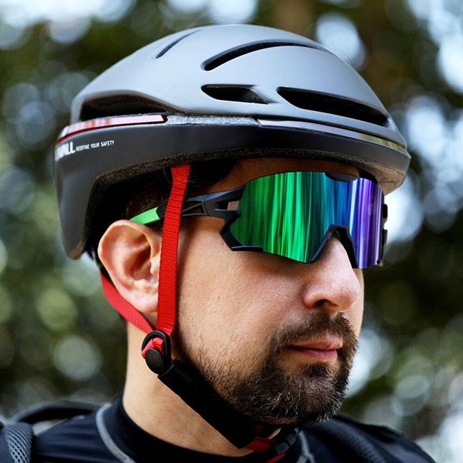 Nih Helm Canggih Buat Para Pesepeda | LAzone.id