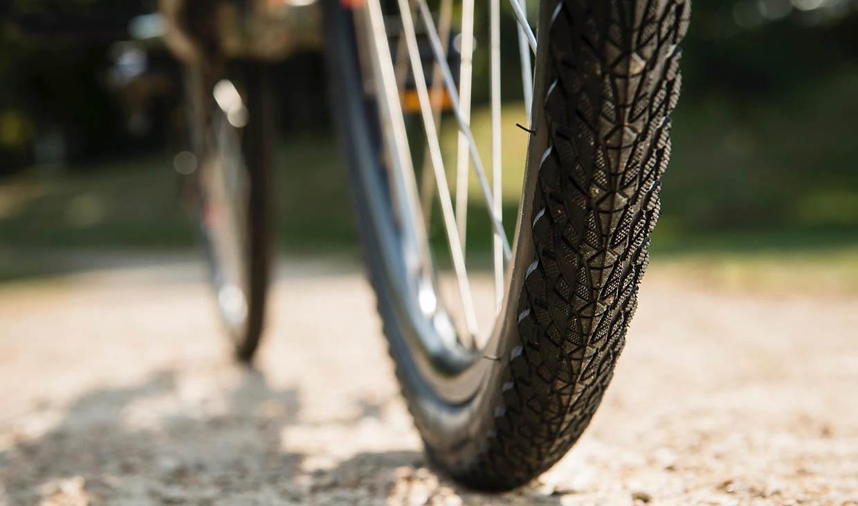 Plus Minus Ban Sepeda Hybrid | LAzone.id