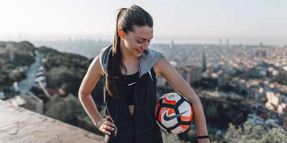 Indi Cowie, Freestyler Sepakbola Cantik | LAzone.id