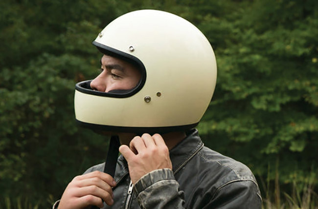 7 Helm Retro Paling Populer Cocok Buat Touring | LAzone.id