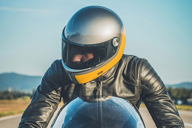 7 Helm Retro Paling Populer Cocok Buat Touring | LAzone.id