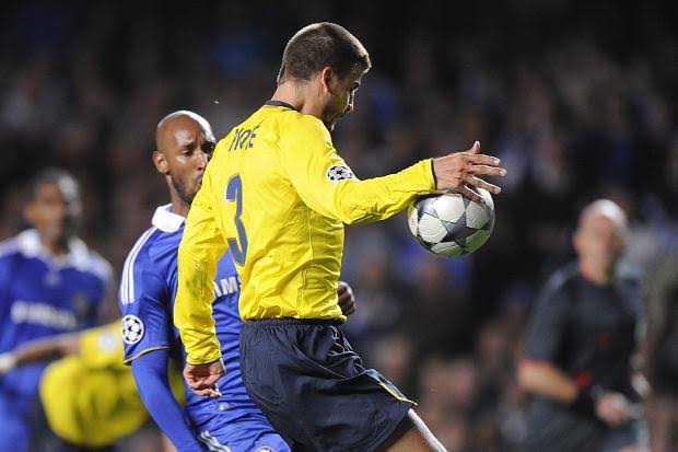 3 Handball Paling Kontroversial Dalam Sejarah Sepak Bola | LAzone.id