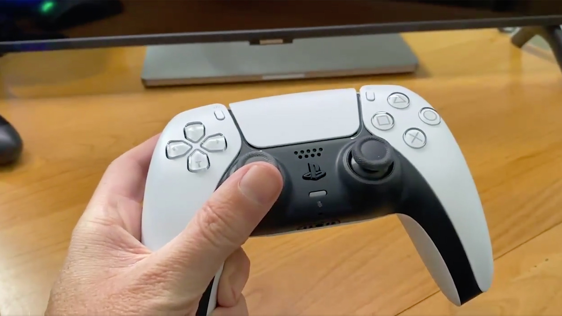 DualSense Bisa Buat Main XBox? | LAzone.id