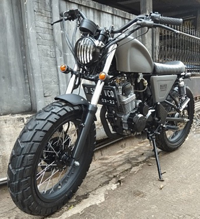 Honda Tiger Ini Dirombak Jadi Bobber Bergaya Retro | LAzone.id