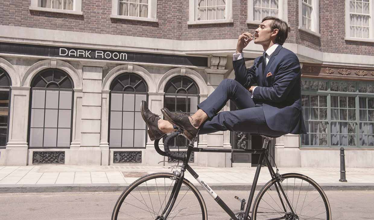 Nih Fashion Buat Naik Sepeda Klasik | LAzone.id